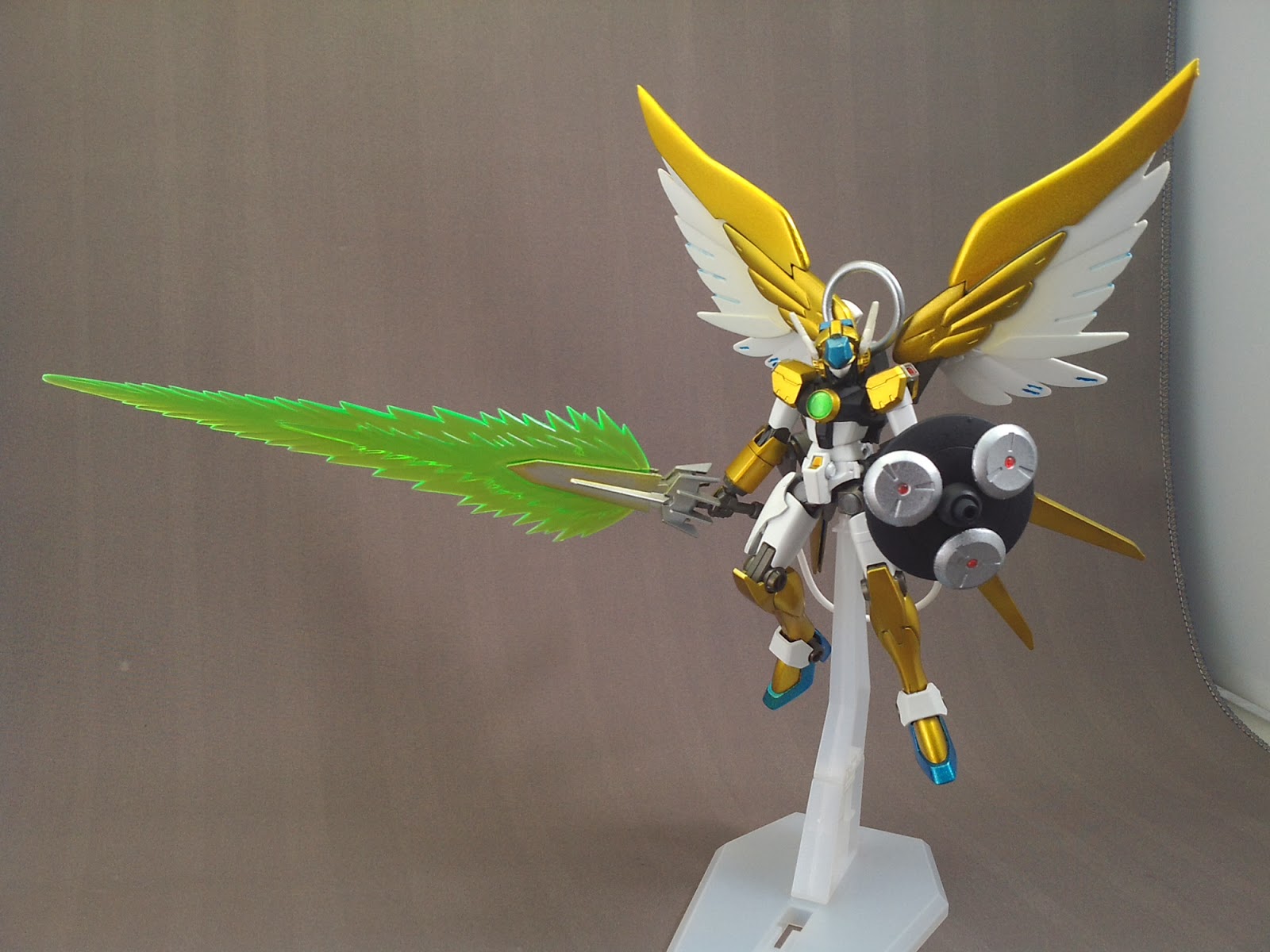 Custom Build: 1/144 Gundam Mirlion Seraph