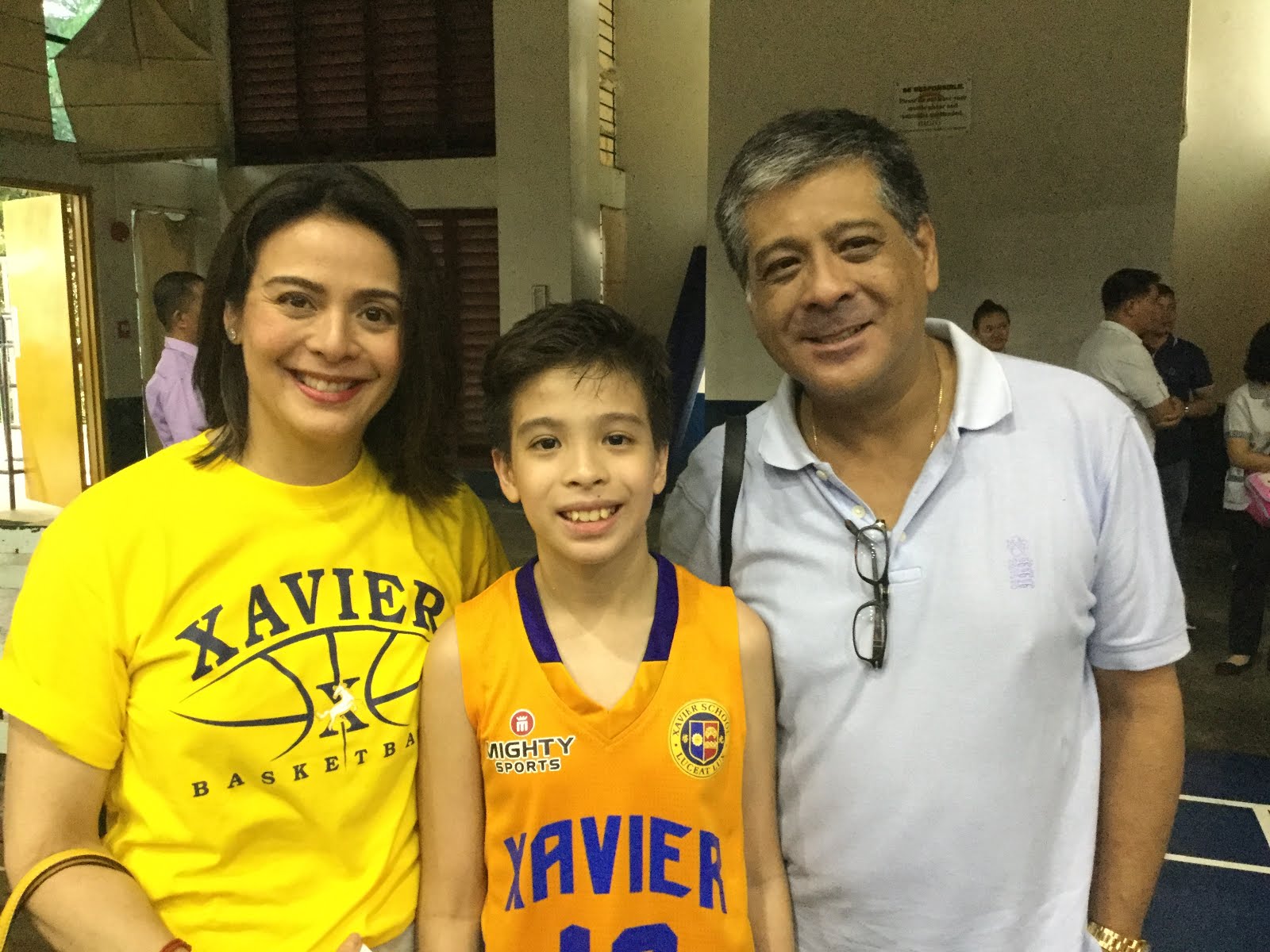 Bleachers Brew: The Lagdameos: A contrast in watching their son's ...