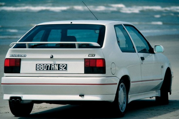 LeoSuperCars: Renault R 19 - Modelo de um bom carro, mas pouco ...