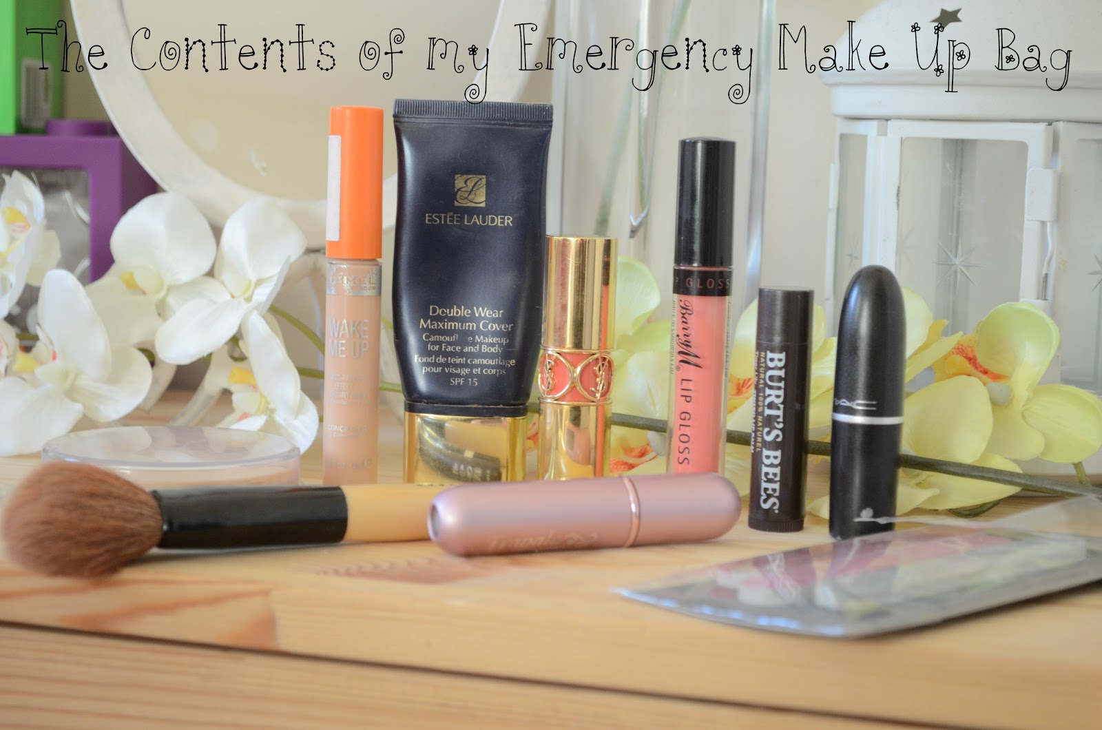 What's in my emergency make up bag... - Corrie Bromfield