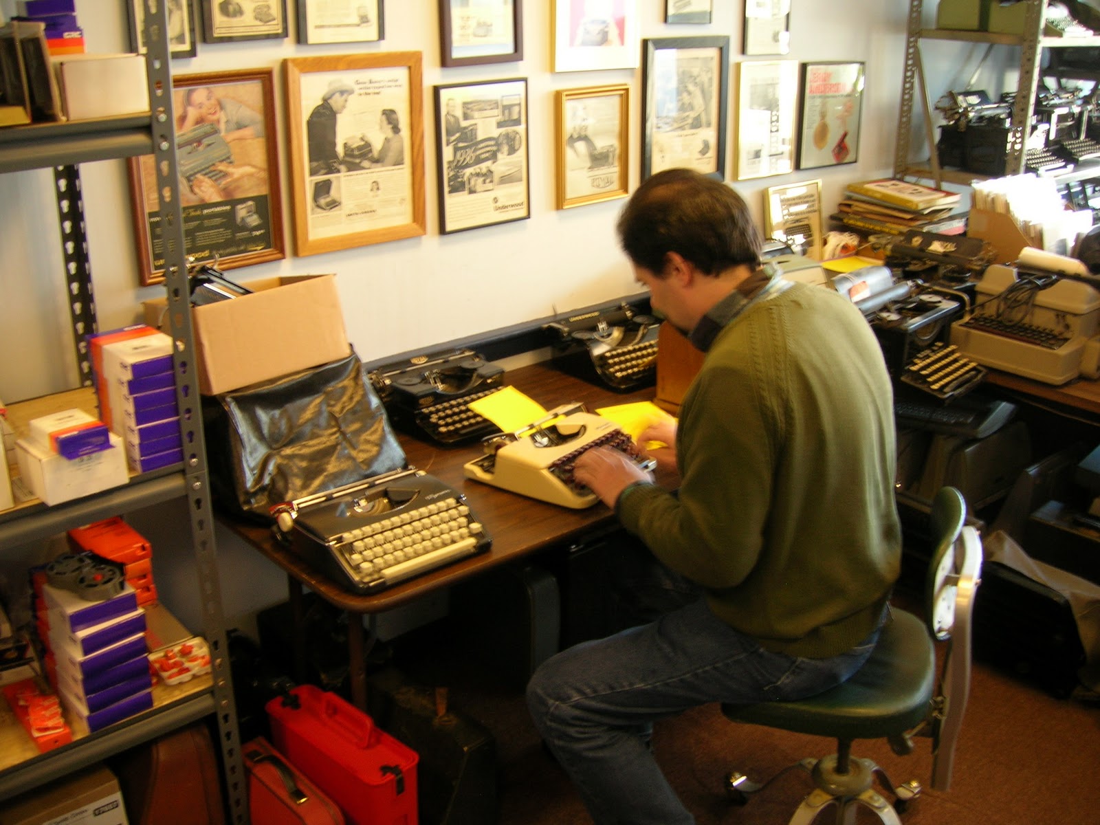 Life in a Typewriter Shop: A Rare Art Deco Typestyle
