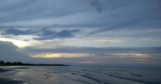 INDAHNYA PANTAI KARANG TIRIS - Indramayu Tradisi