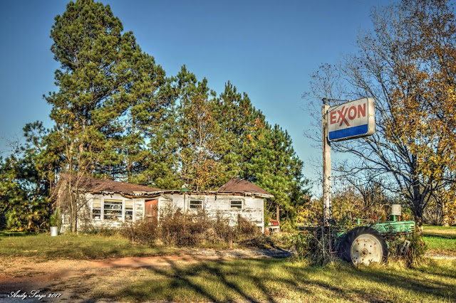 Forgotten Georgia: Long Closed Exxon Station and Store in Fairplay