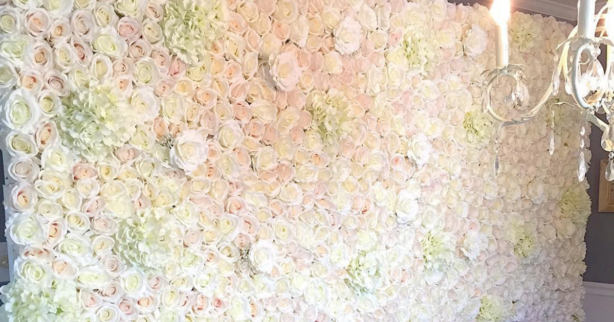 Decoración con Pared de Flores