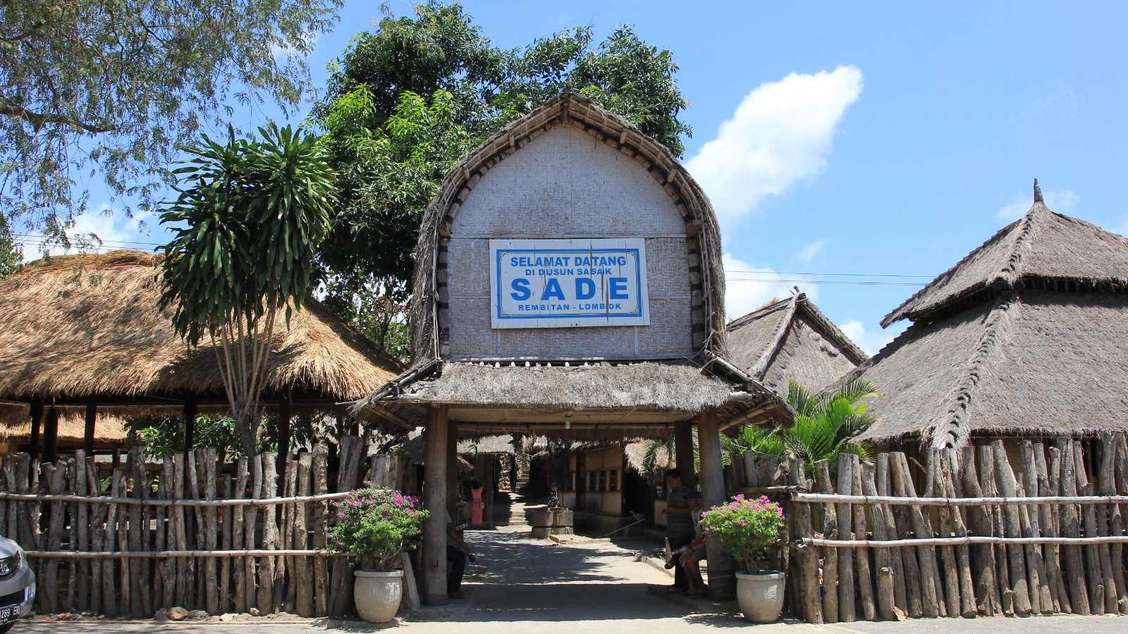 Menengok Sejenak Jejak Budaya Sasak di Dusun Sade Rembitan Lombok ...