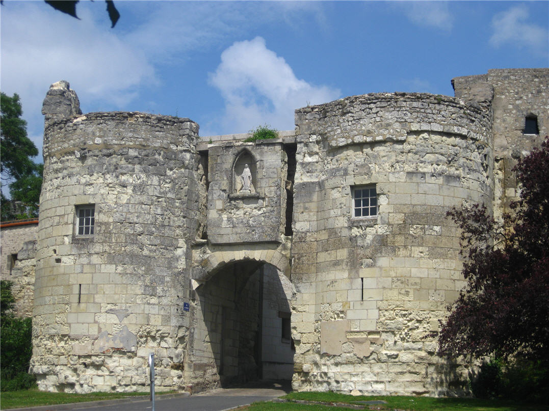 The story of our life returning to England from Braye-sous-Faye: Loudun ...