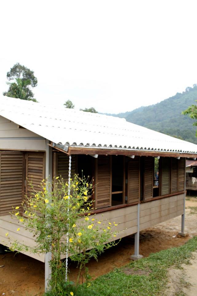 KOS DAN BAHAN BINAAN MALAYSIA: RUMAH DENGAN HIASAN SHERA BOARD