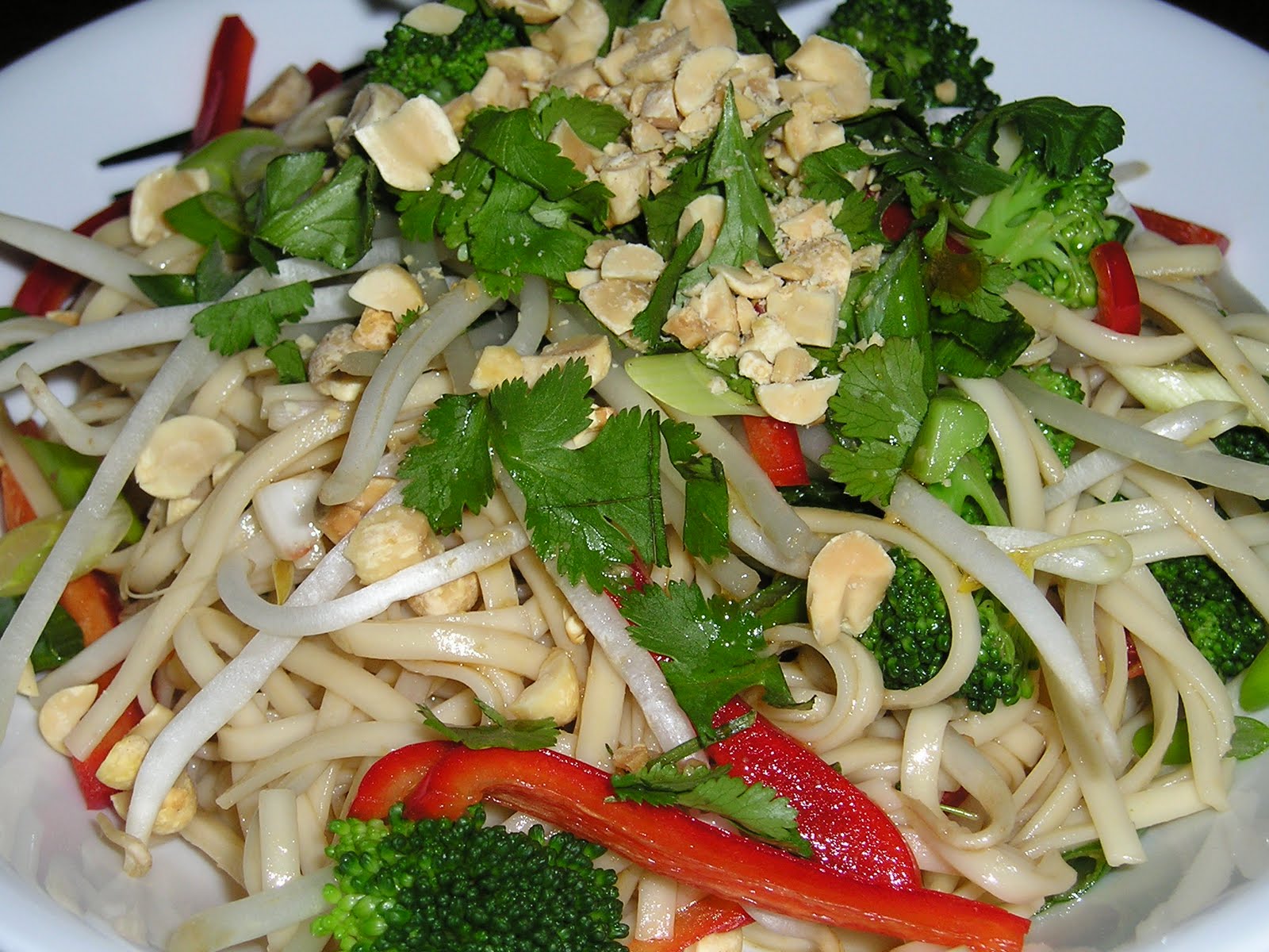 La Bou Asian Noodle Salad Recipe - Banana-breads.com