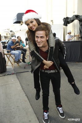 BTRColombia: Big time tour Bus, Big time Rush y Victoria Justice