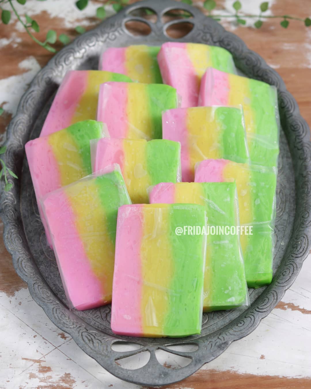 Resep Es Kue Pelangi - Resep Es Hunkwe Belajar : Resep podeng pelangi ...