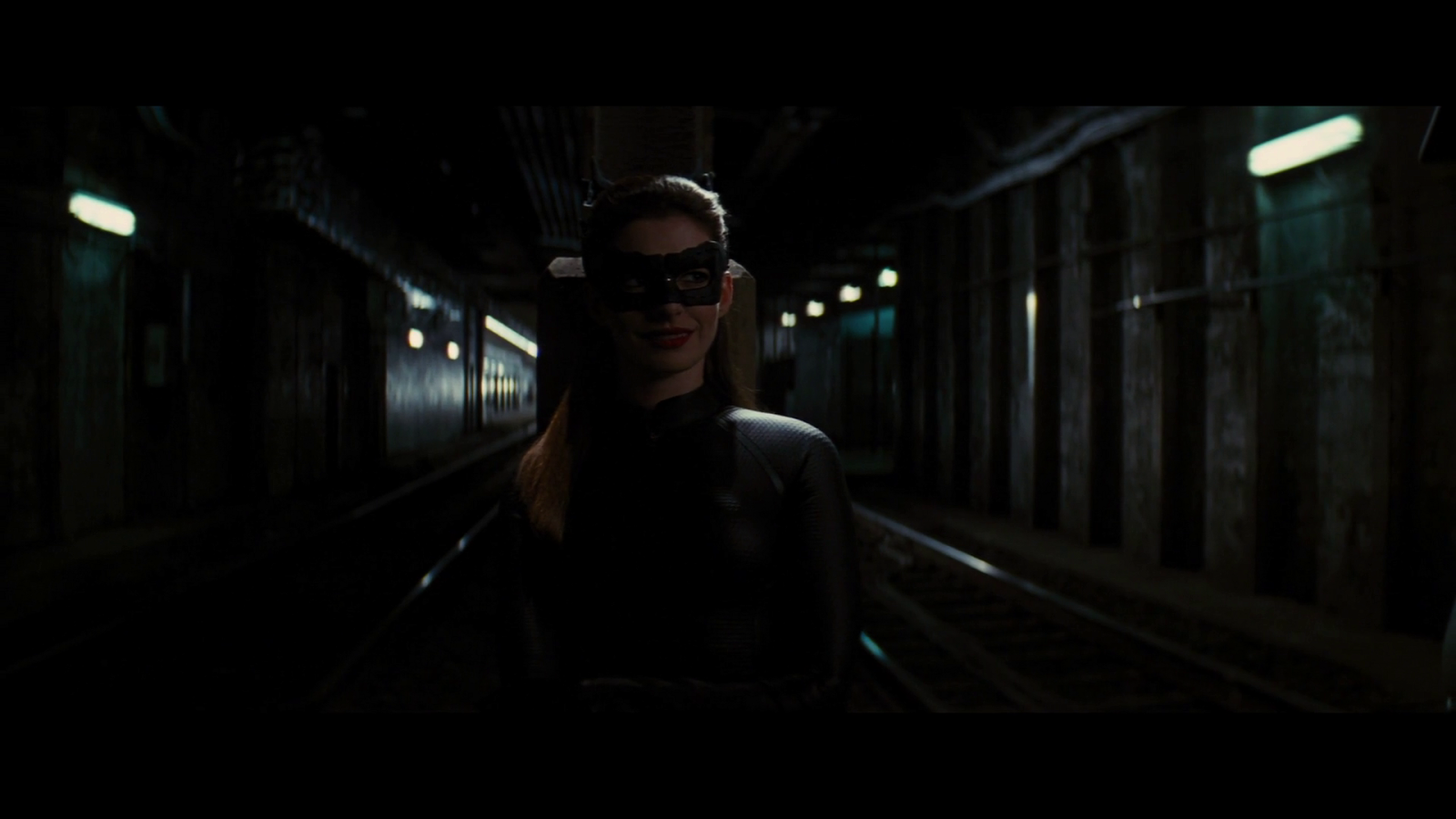Leather Beauty: Screencaps Post-The Dark Knight Rises-Part 1