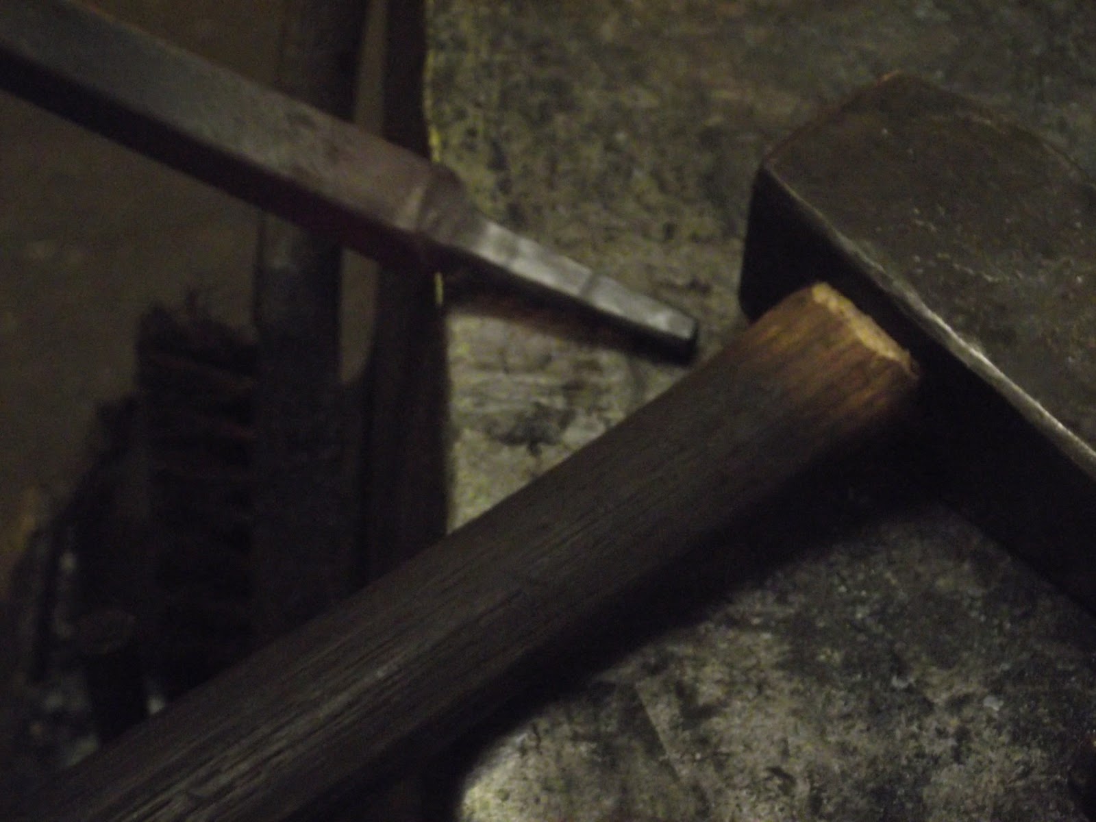 The New Hearth: Grosse Messer