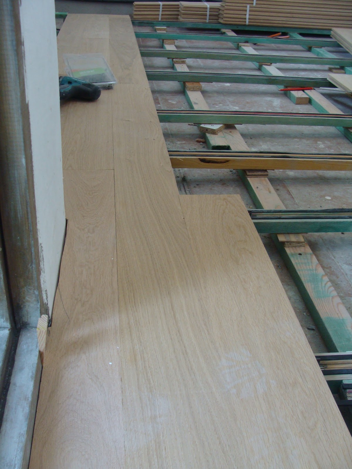 Tarimasnaturales: Tarima natural de roble en una cocina.