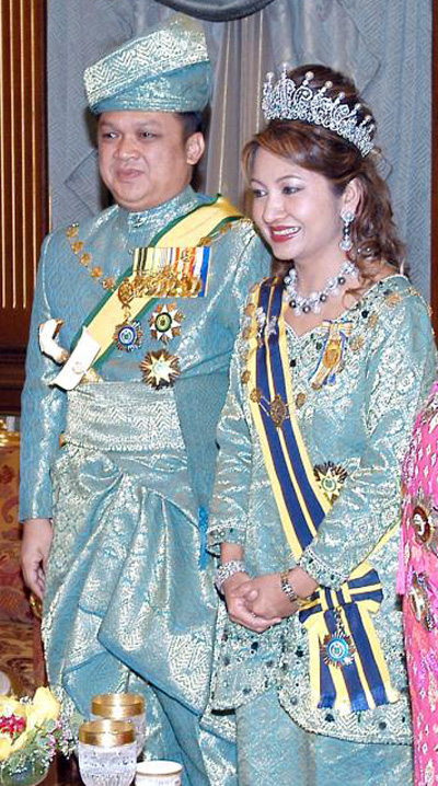 Duli Mahkota : February 2012