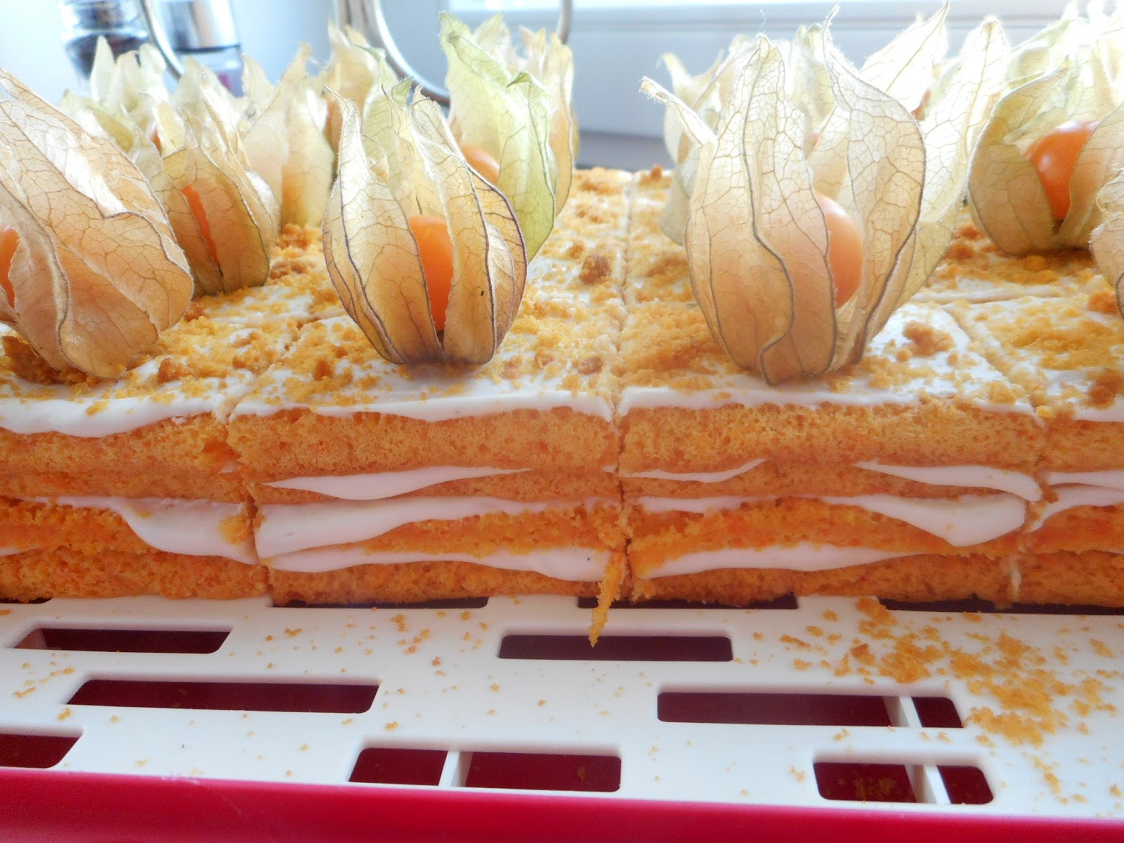 Tasub ise teha: Laimi-toorjuustukreemiga porgandikook