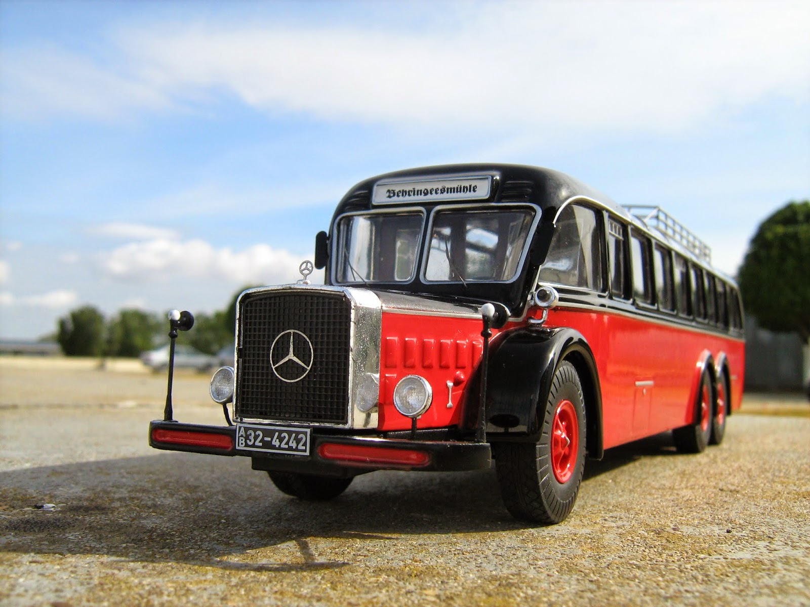 El Garaje Algabeño: Mercedes Benz O 10000 de Premium Classixxs