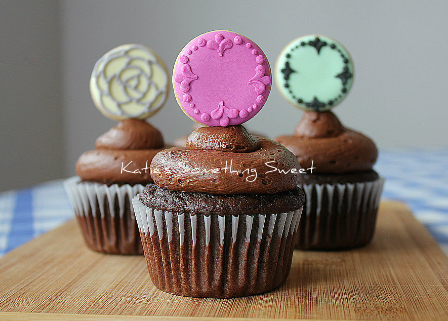 {Katie's Something Sweet}: Cookie Pops - Cupcake Topper Cookies ...