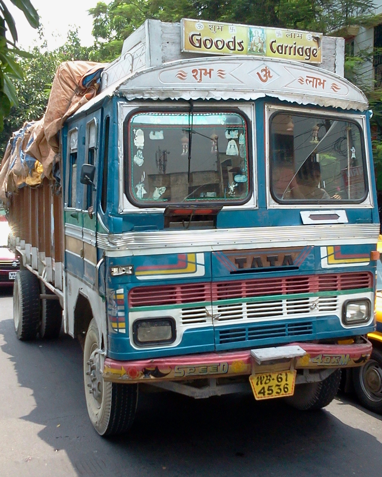 International Gypsy: The Drivers Guide to India. all things Transport