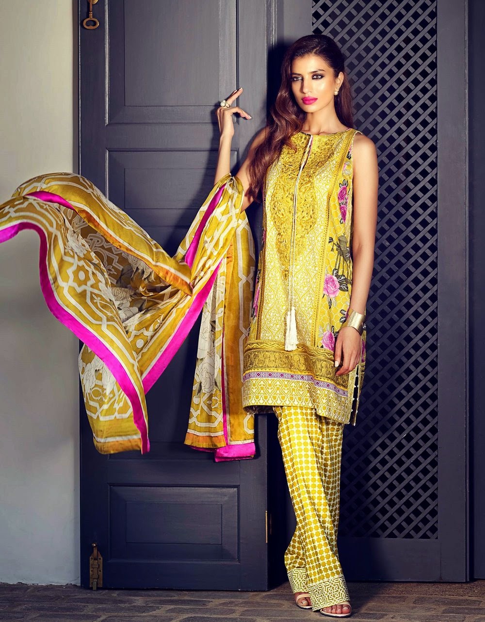 Long frocks | Pakistani Dresses | Mehndi Designs