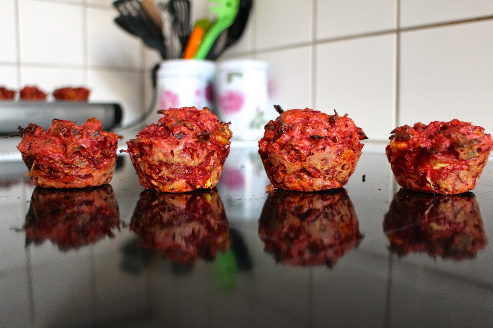 Colorful Fun Living: Skinke-rødbede mad-muffins
