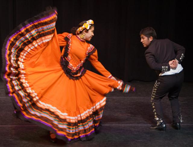 RITMO FOLK - dai Pirenei agli Urali passando da casa: JARABE TAPATIO ...