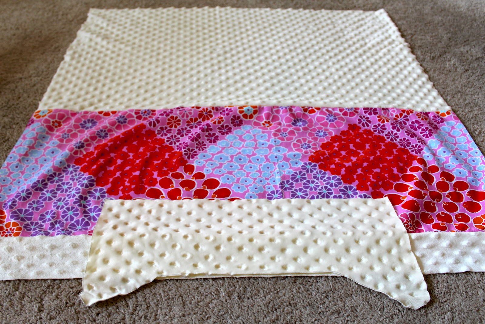 LA-Stitch: {DIY} Contoured Changing Pad Cover