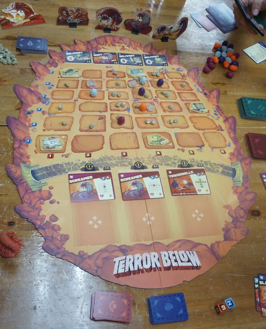 Hiew's Boardgame Blog: Terror Below