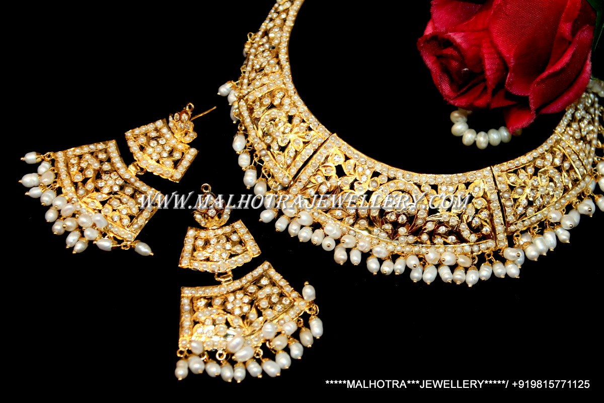 STUNNING GOLD BRIDAL JADAU SET