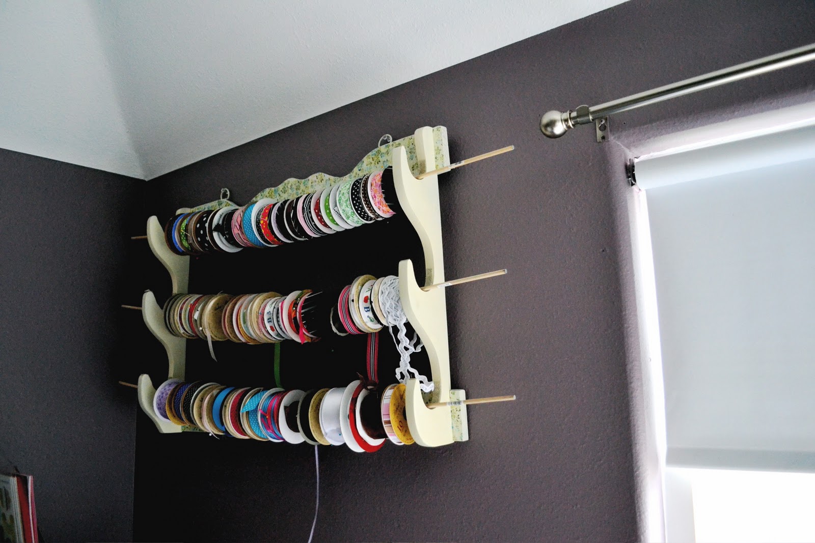 *lyssa beth*: tidy-up tuesdays: DIY ribbon rack tutorial.