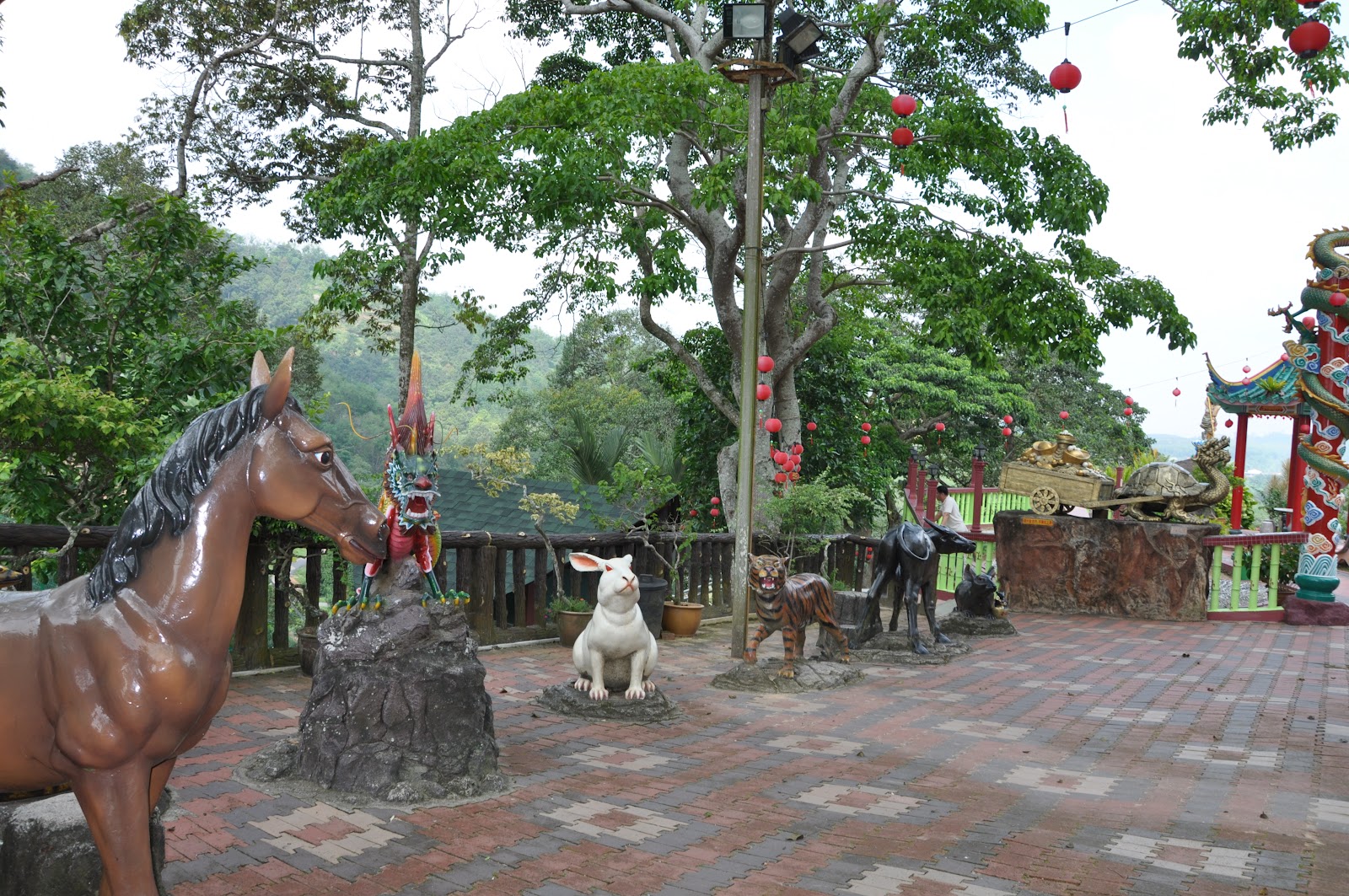 Sungai Siput Boy: Pekan Broga: Gigantic Monkey God at Sak dato Temple ...