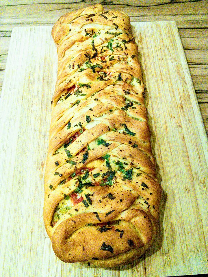 Tasty Mediterranean: Pepperoni and Leek Pizza Braid