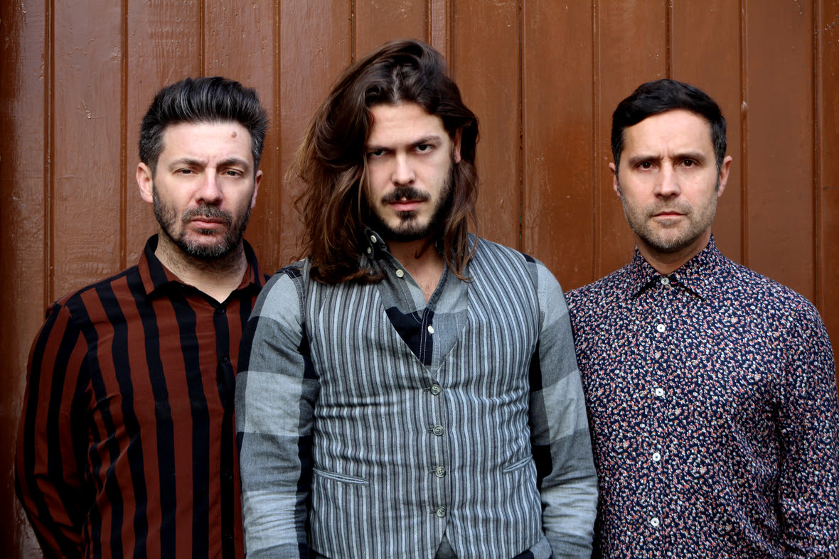 Santos da Casa: FINGERTIPS COMEMORAM 15 ANOS COM FORMAÇÃO ORIGINAL