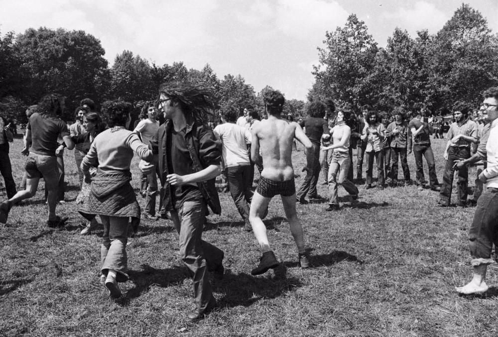 The Hippie and Rock Movement in Milan: 28 Astonishing Photos Document ...