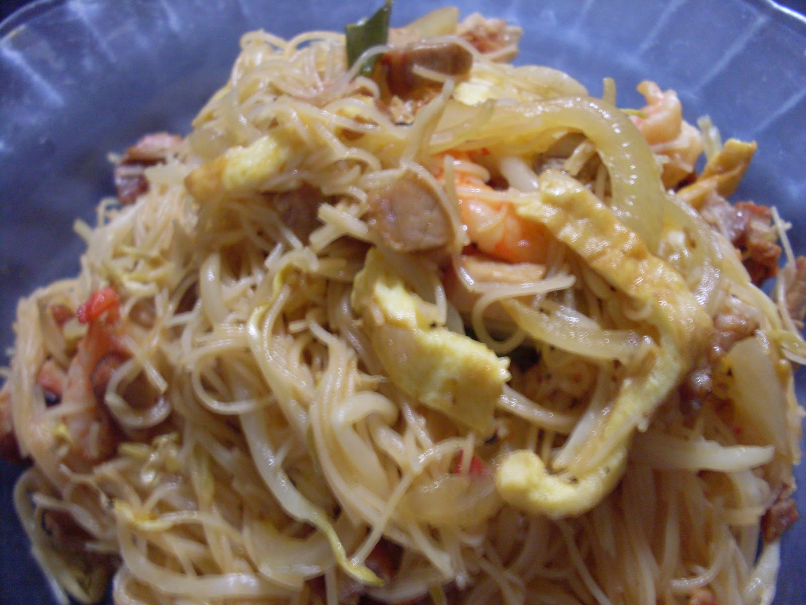 My Humble Little Kitchen: Singapore Fried Bee Hoon