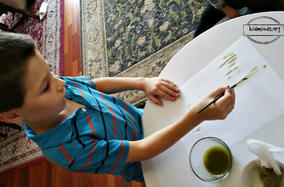 Maple Leaf Science: how to extract chlorophyll and paint a duck | KidMinds