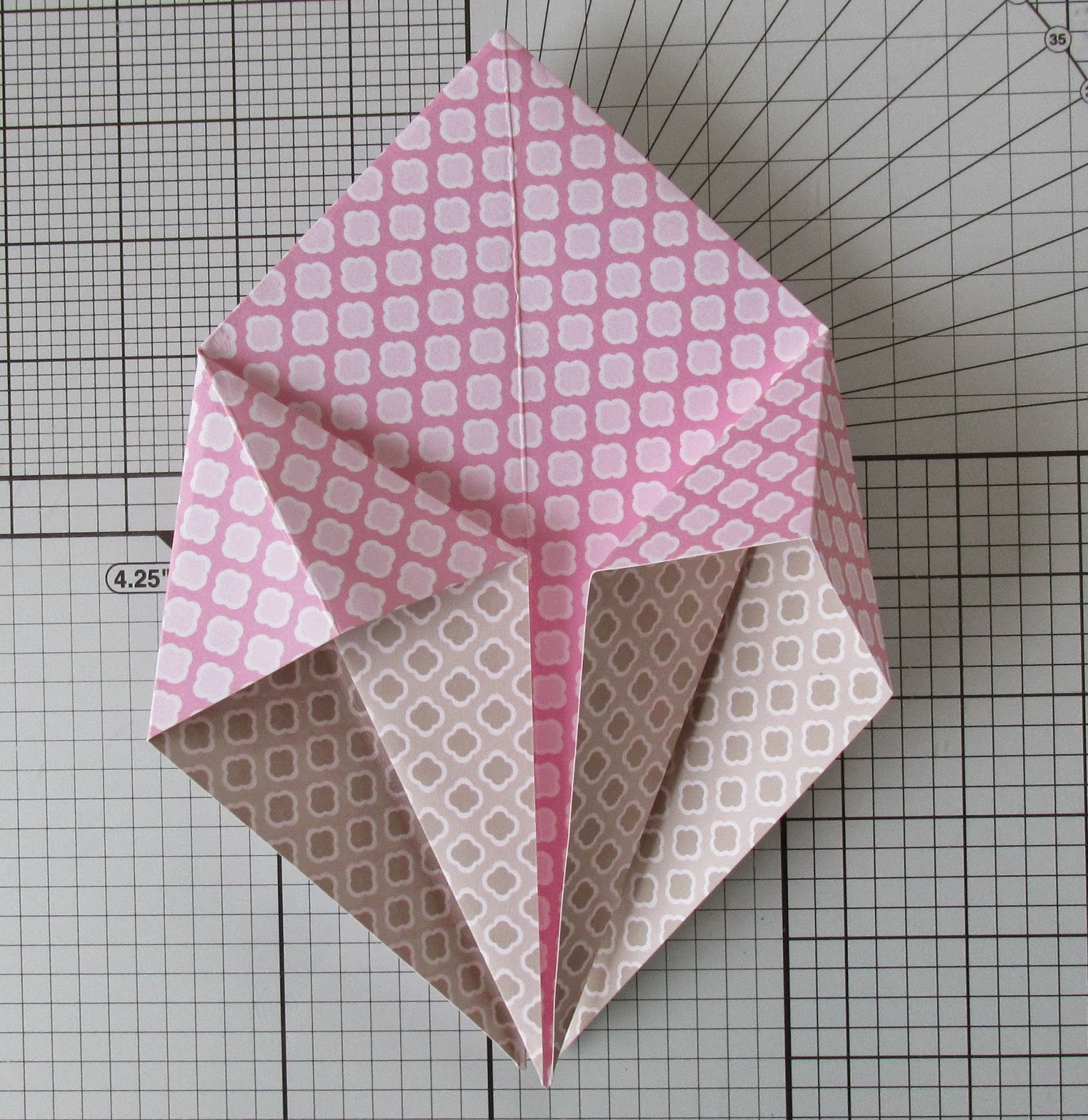 A Passion For Cards: Paper folded "basket"