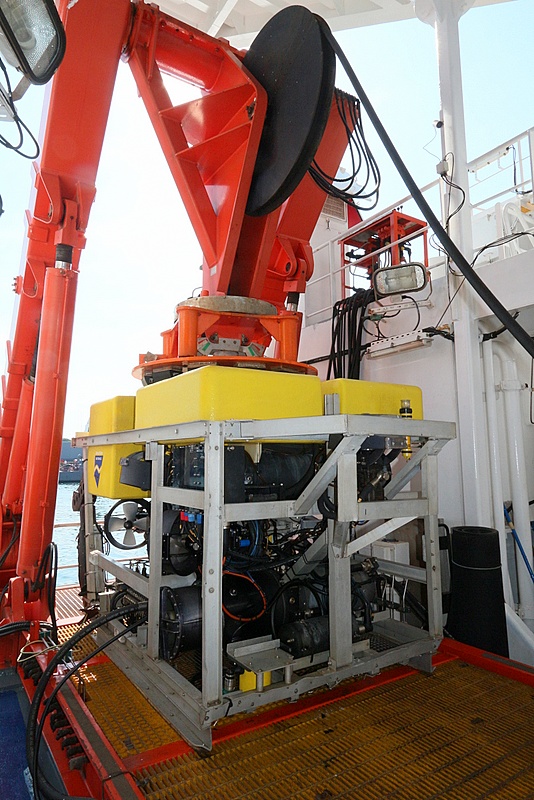 The LIMA Airshow: SWIFT RESCUE Submarine Rescue vessel