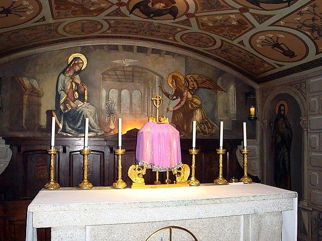 Asociación Litúrgica Magnificat: Los accesorios del altar (V)