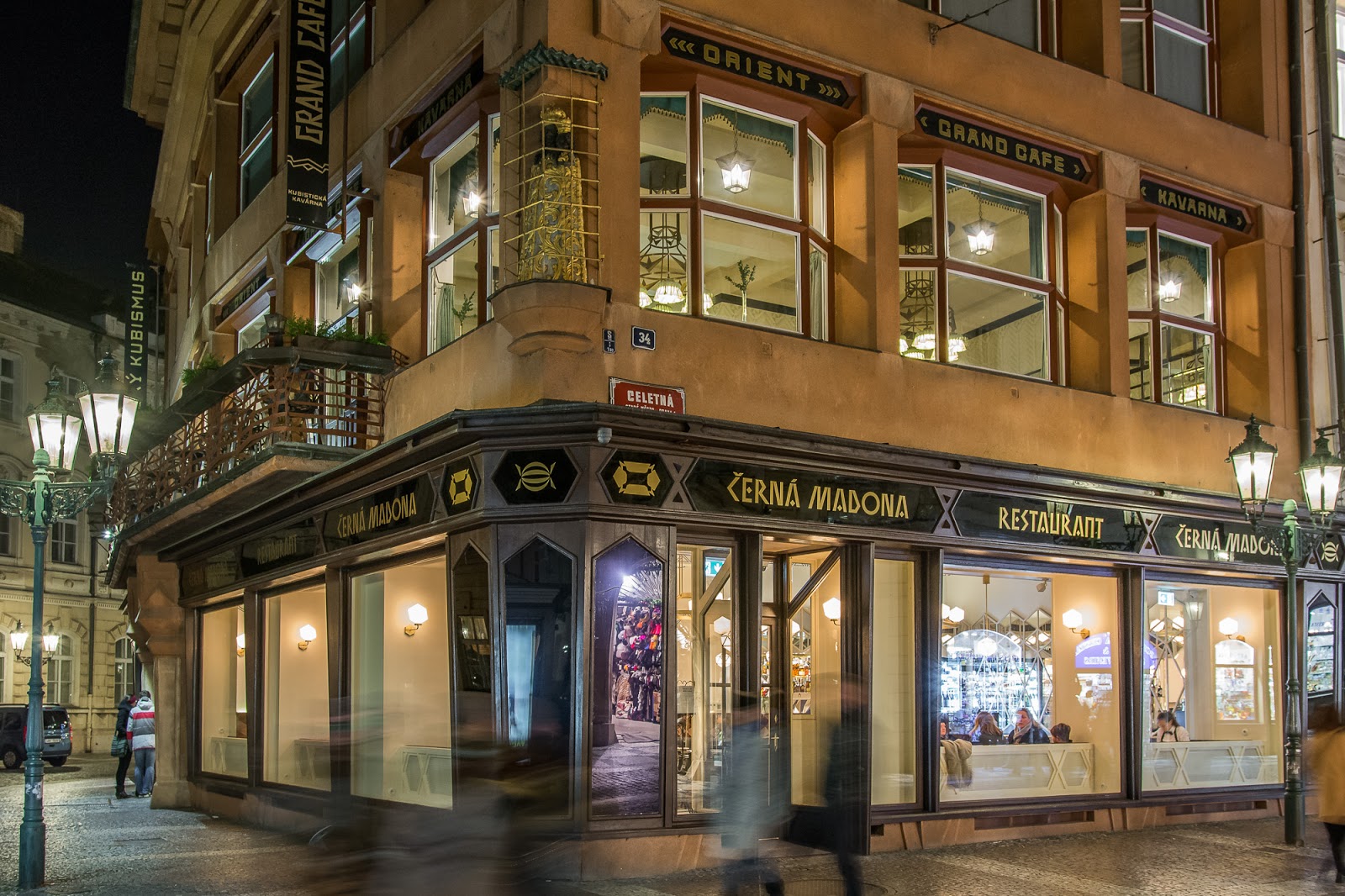 JACOB JR, MY JEWISH WORLD. CERNÁ MADONA RESTAURANT. PRAHA-CZECH REPUBLIC