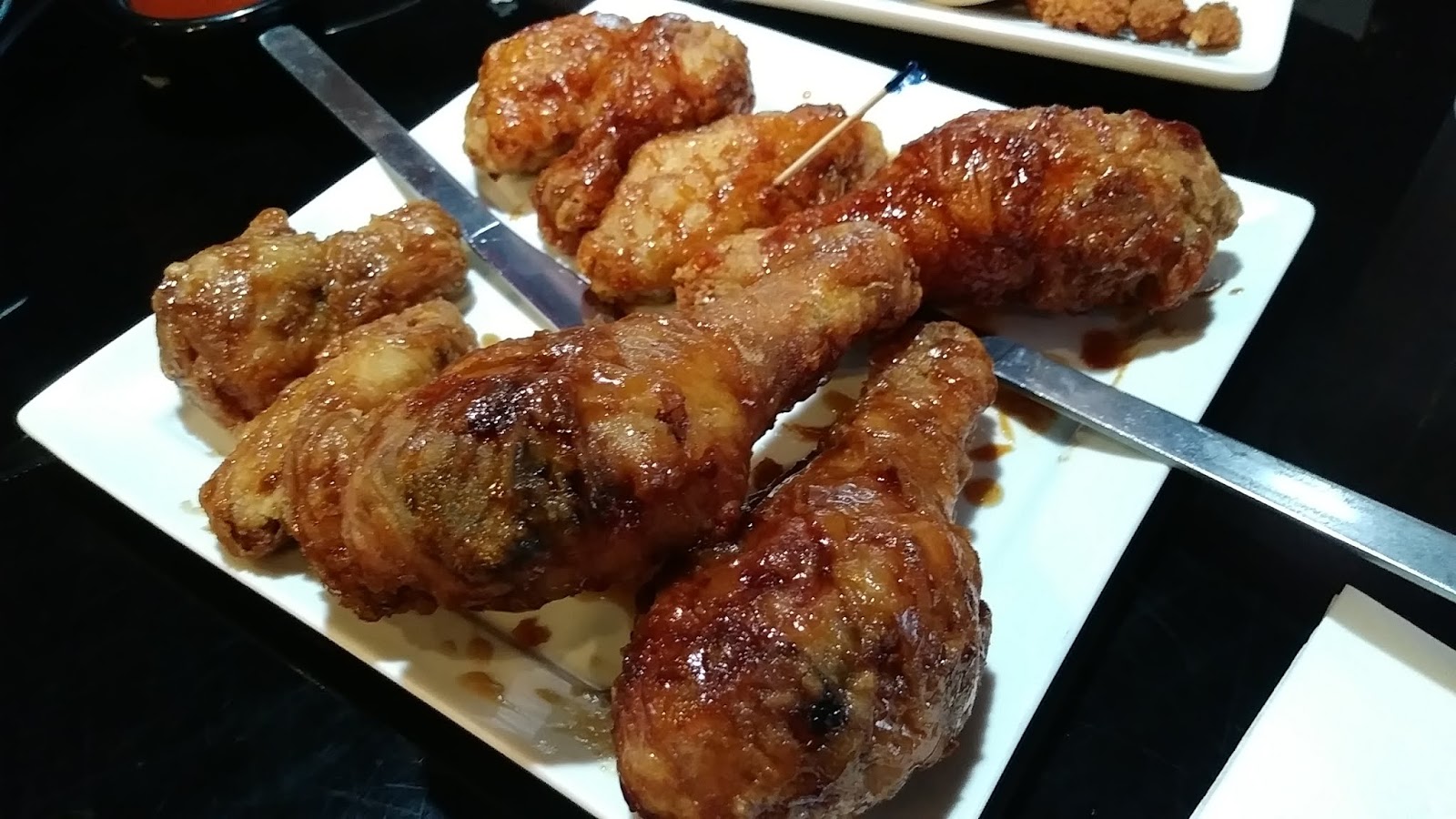 FRIED CHICKEN LIPS: Bonchon