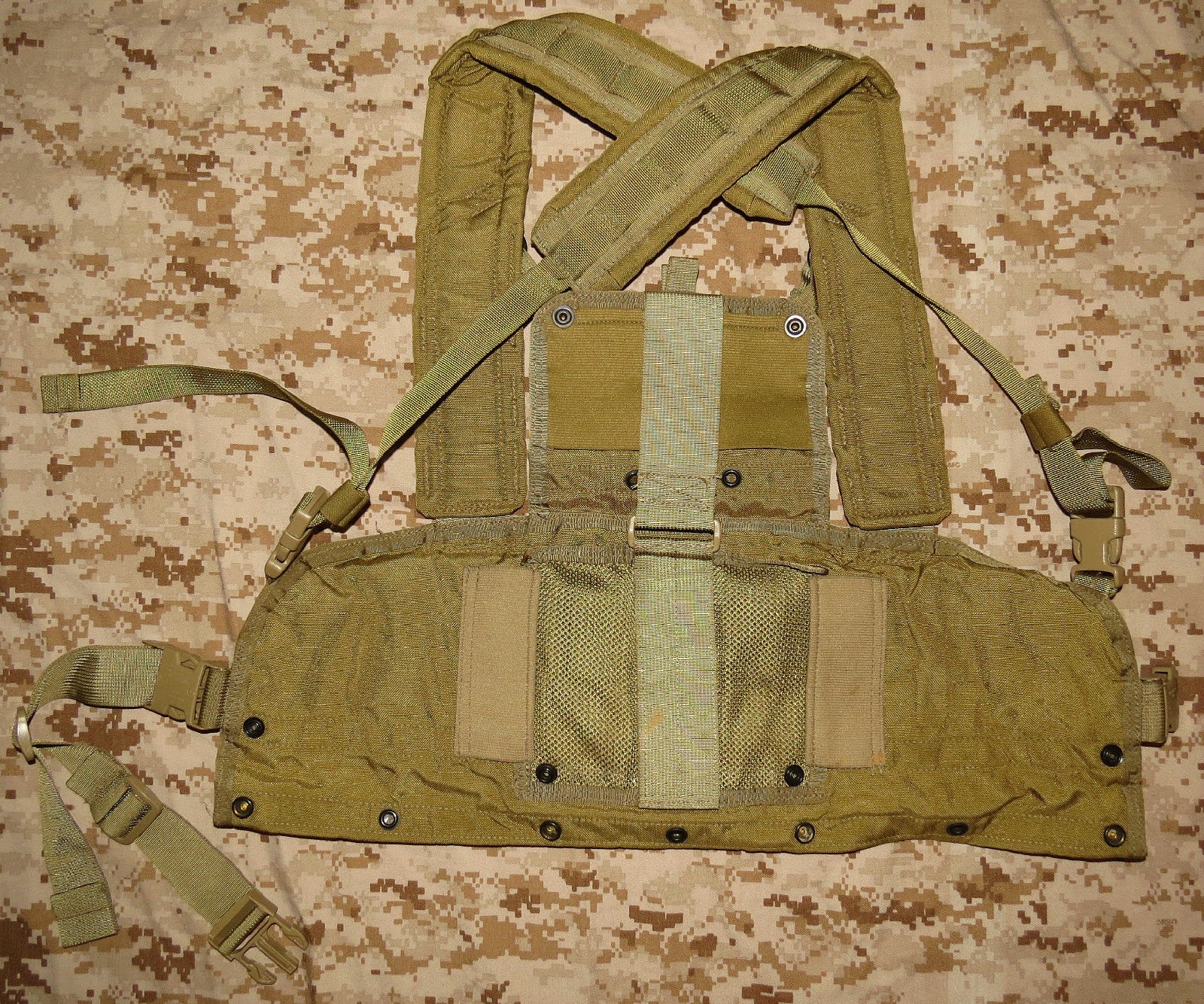 Webbingbabel: Eagle Industries USMC FSBE II Vest Rhodesian Recon '10