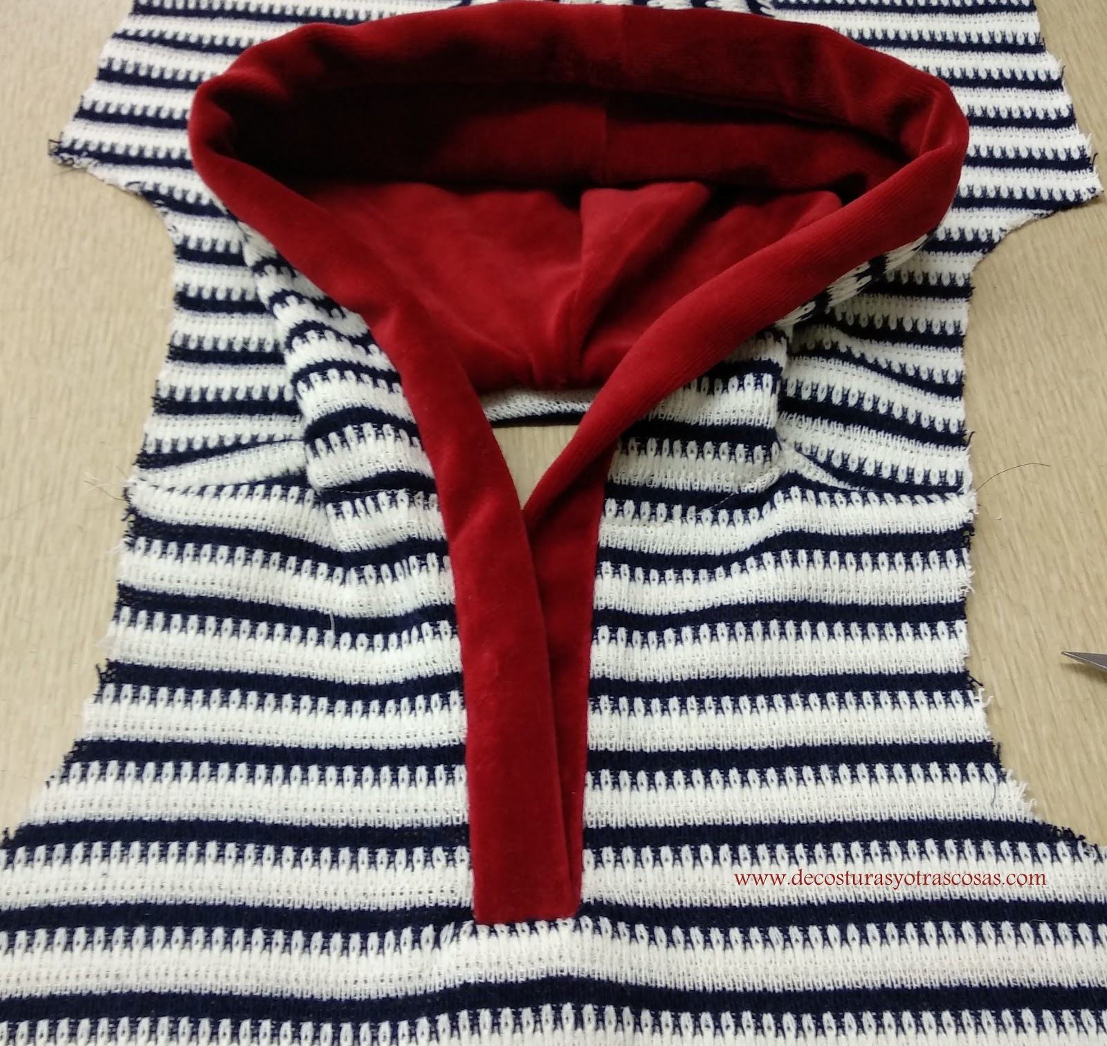 De costuras y otras cosas: SUDADERA INFANTIL CON CAPUCHA