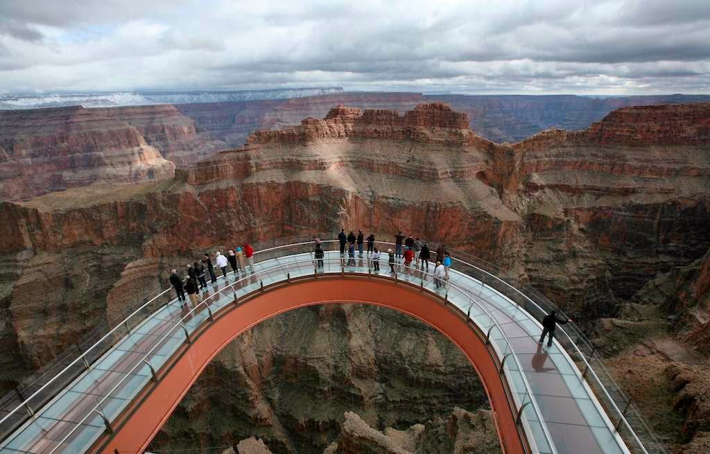 The Optimistic Traveler: Arizona: Grand Canyon Skywalk