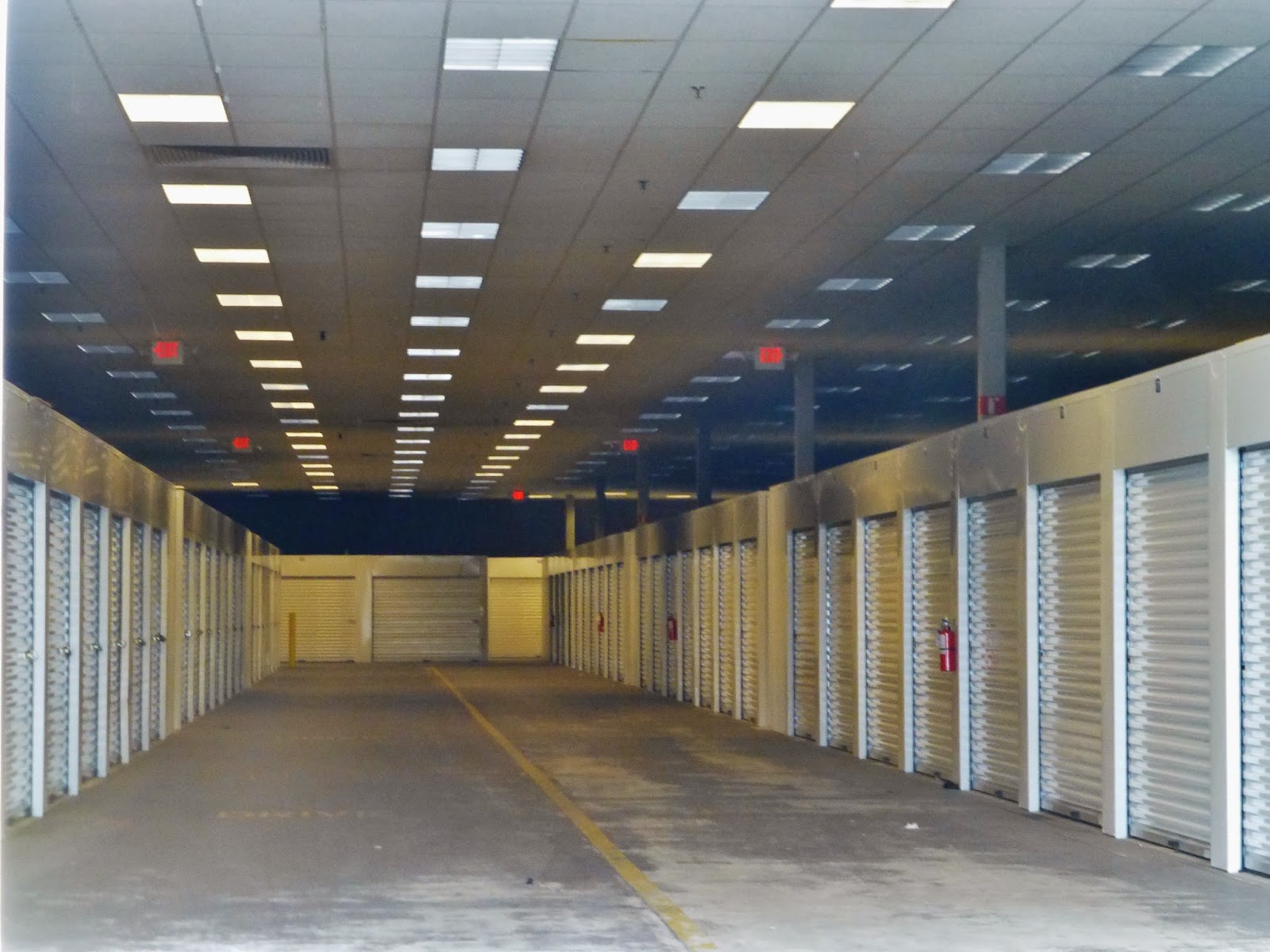 Dead and Dying retail: Rolling Acres Mall in Akron, Ohio