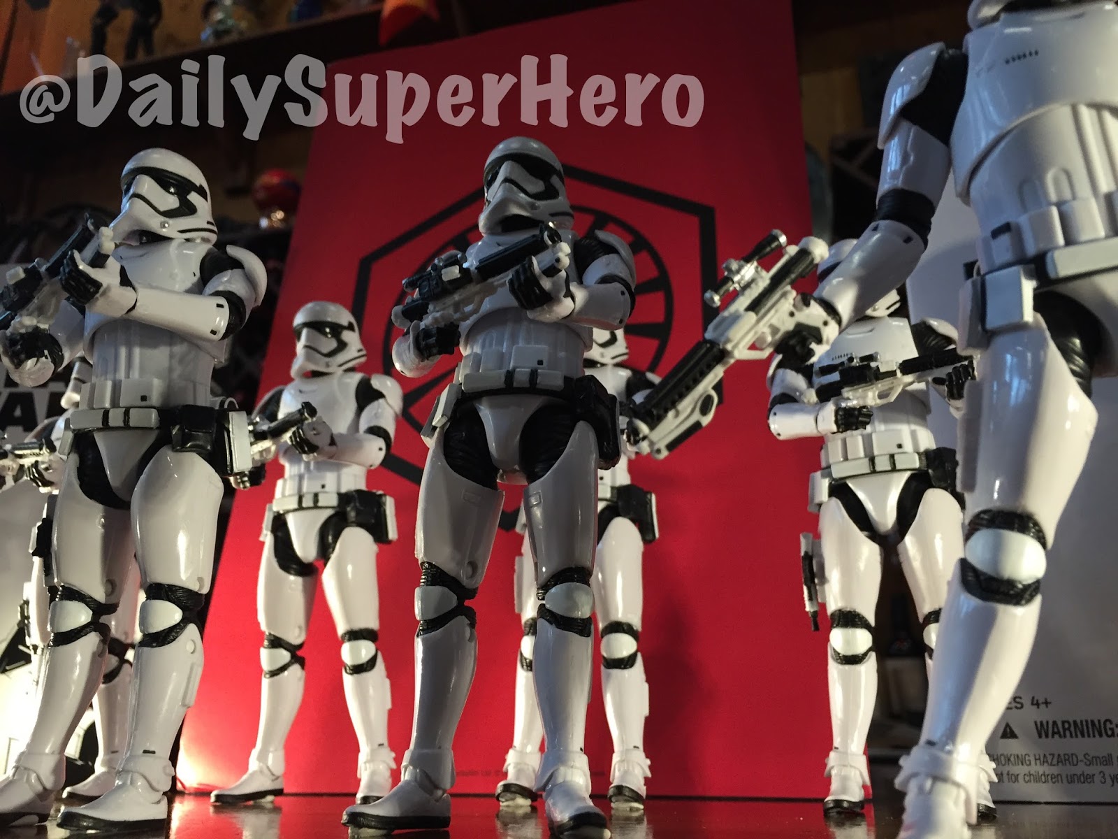 SDCC 2015: Up Close Photos of the Exclusive Black Series STAR WARS: THE ...