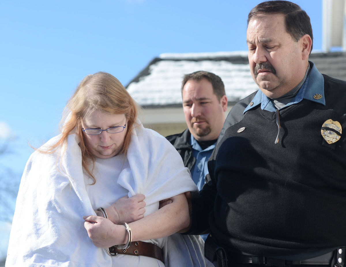 Jo Ciavaglia's portfolio : State report issued on child welfare agency ...