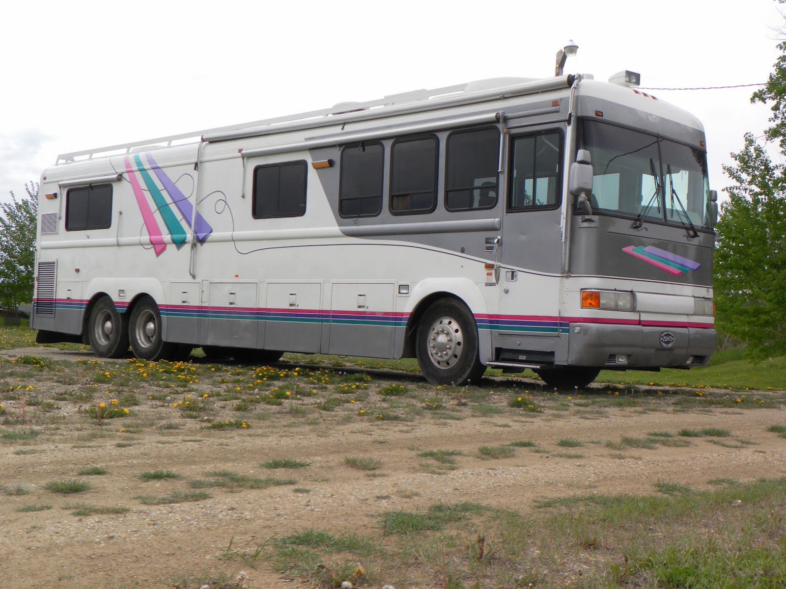 SOLD Bluebird Wanderlodge: Bluebird Wanderlodge 1993 WLWB 40' Motor Coach