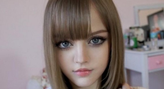 Manusia Barbie Dakota