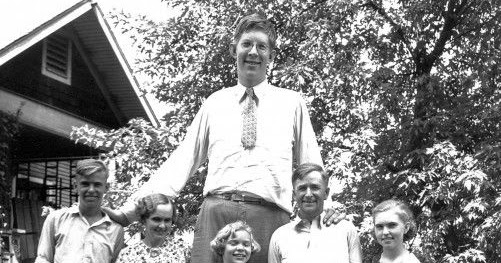 Advanced C1.1: Robert Pershing Wadlow