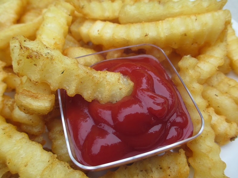 My Half Assed Kitchen: Brand Wars: Ketchup